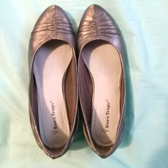 BareTraps | Shoes | Womens 6m Dark Silver Metallic Flats By Bare Traps For Office Party Date ...